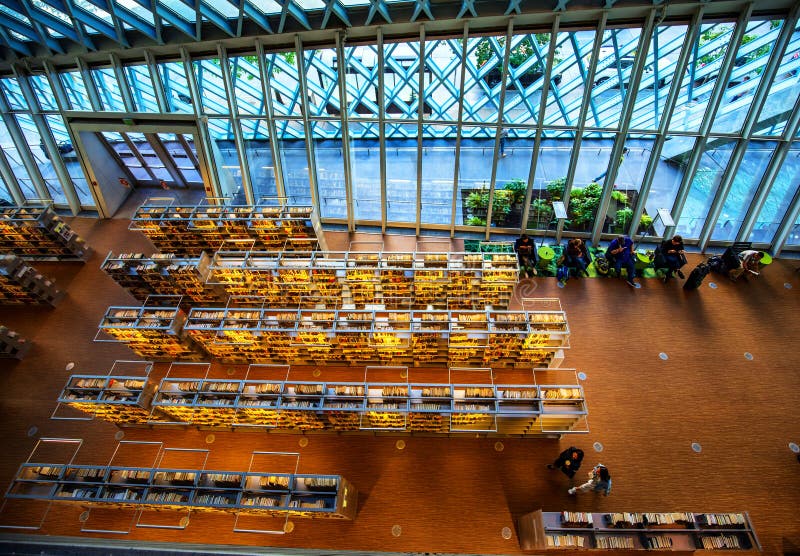 Biblioteca Pública De Seattle — Biblioteca Central Foto de Stock ...