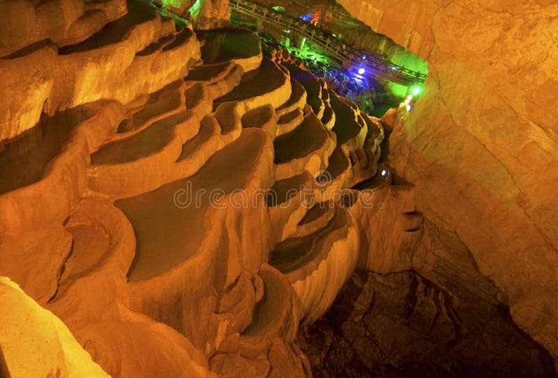 Interior da caverna imagem de stock. Imagem de variado - 12605897