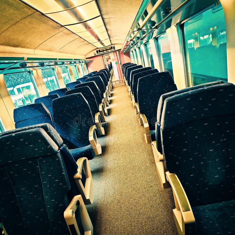 Interior De La Cabina Del Tren Foto de archivo - Imagen de azul, tren ...