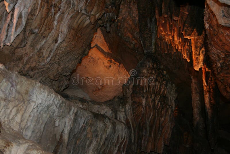 Interior de la cueva imagen de archivo. Imagen de estalactitas - 1381115