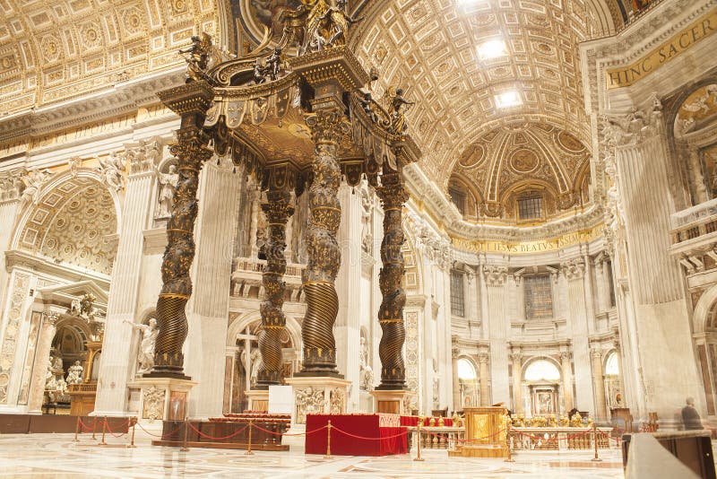 Interior De La Iglesia En La Ciudad Del Vaticano Fotografía editorial ...