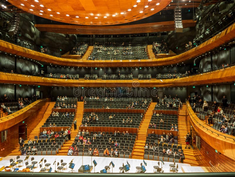Interior De La Sala De Conciertos Moderna En Katowice, Polonia ...