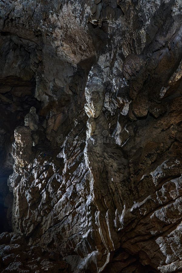 Interior De Uma Caverna Com Ortotemas Foto de Stock - Imagem de parede ...