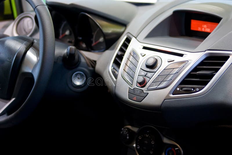 Interior De Un Coche Moderno Foto de archivo - Imagen de control, metal ...