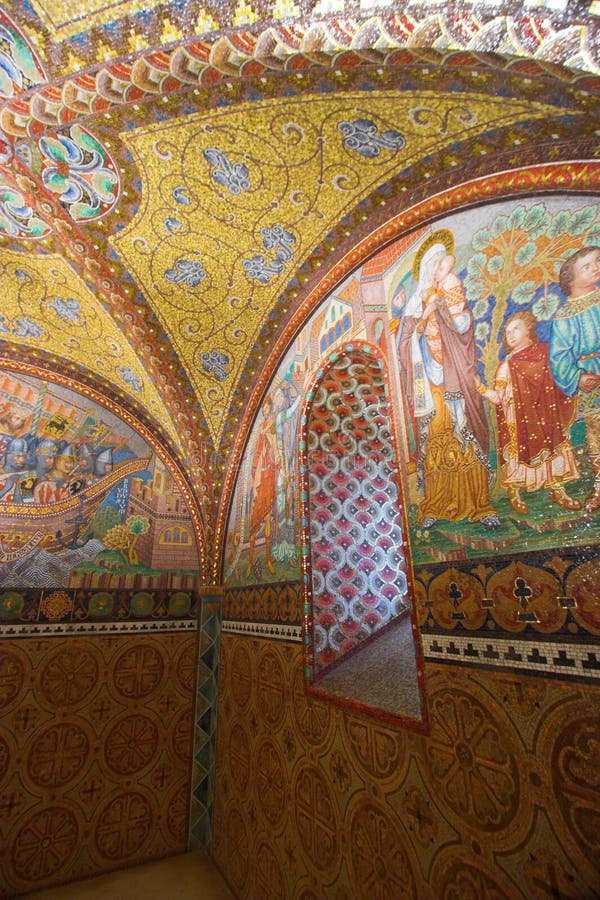 Interior del castillo foto de archivo. Imagen de rojo - 8743838