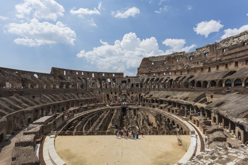 Interior Del Colosseo O Coliseo De Arles France. Foco Selectivo Imagen ...
