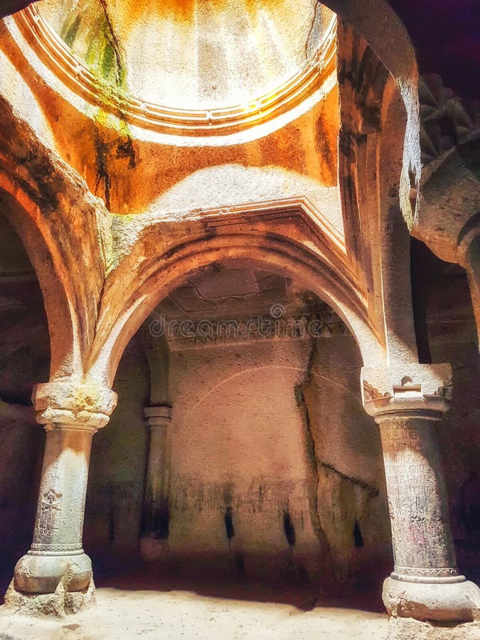 Interior Del Monasterio De Geghard En Armenia Imagen de archivo ...