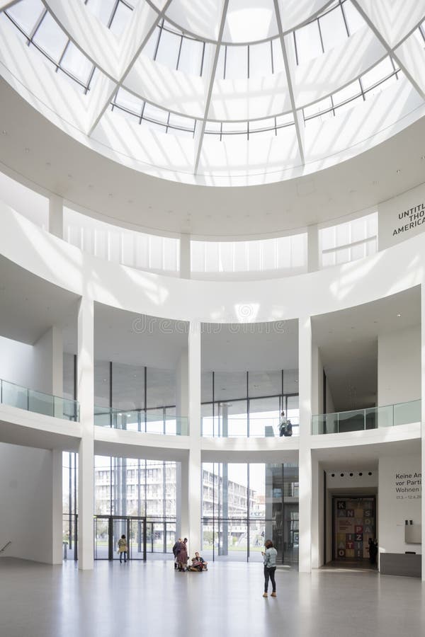 Interior Del Pinakotheke Der Moderne Foto de archivo editorial - Imagen ...