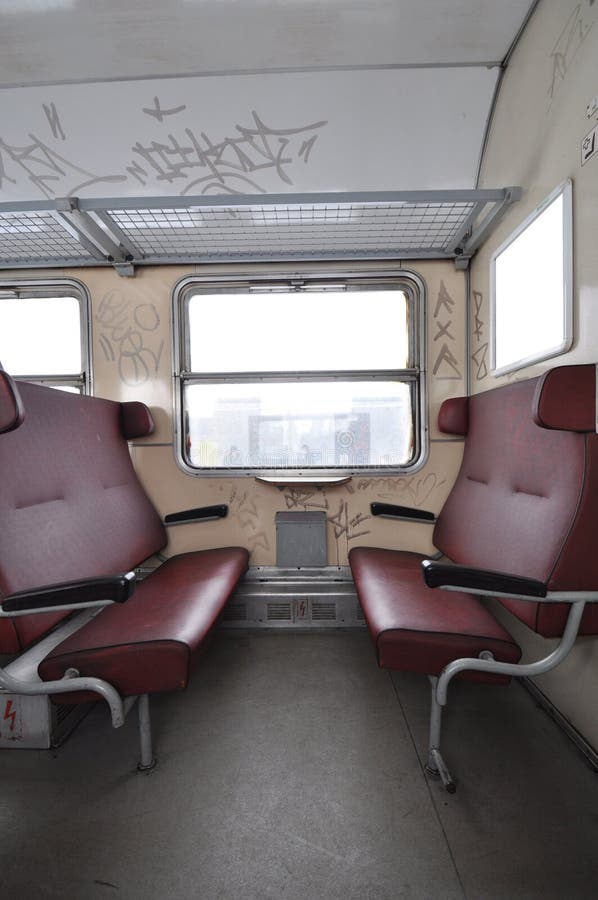 Interior del tren foto de archivo. Imagen de interior - 13023376