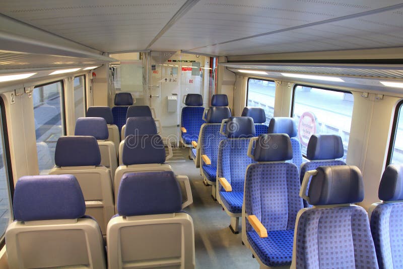 Interior del tren imagen de archivo. Imagen de europa - 26721783