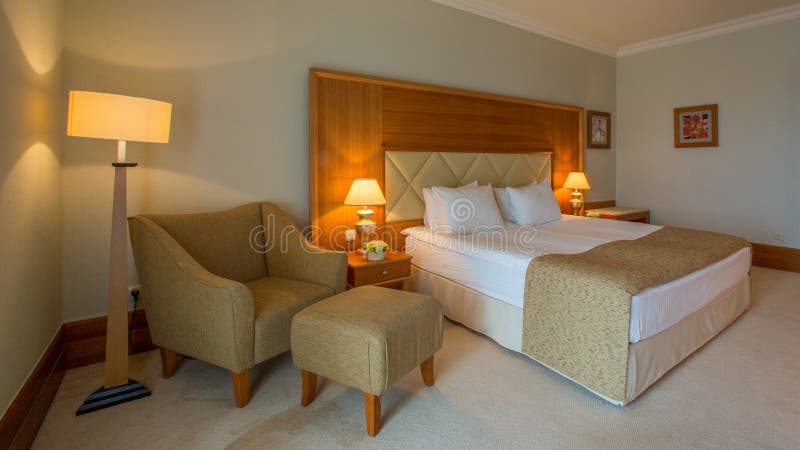 Interior Design Grande Camera Da Letto Moderna Fotografia Stock ...