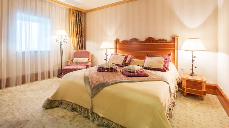 Interior Design Grande Camera Da Letto Moderna Fotografia Stock ...