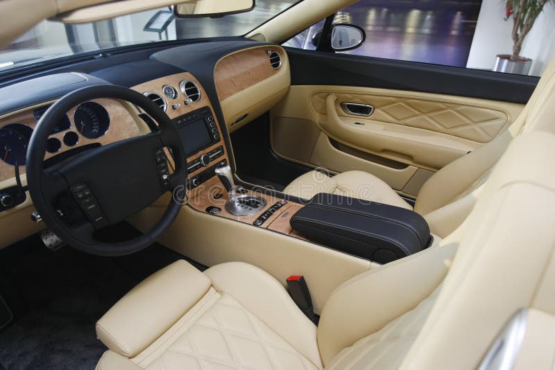 Interior do carro foto de stock. Imagem de equipamento - 9149994