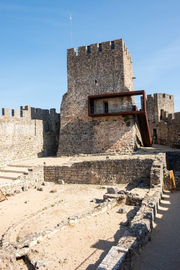Interior Do Castelo De Pombal Fotografia Editorial - Imagem de ...