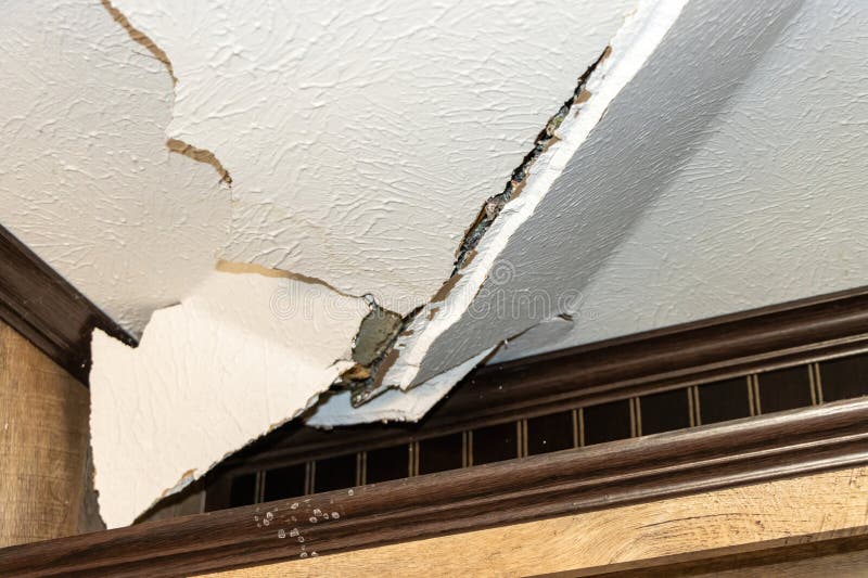 Interior Drywall Damage To Ceiling Stock Image - Image of interior, insurance: 303664151