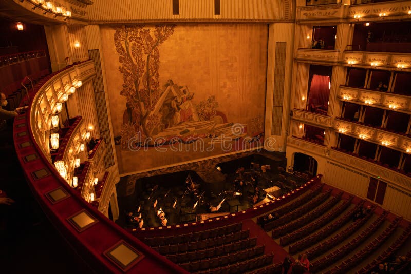 Interior of the Famous Vienna State Opera Editorial Stock Image - Image ...