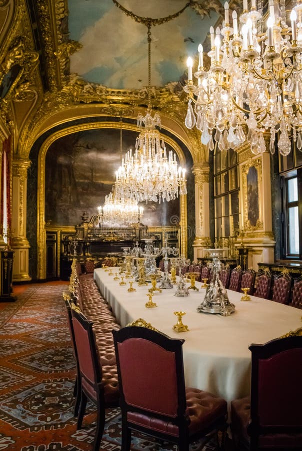 Interior in the Louvre editorial image. Image of table - 92094480
