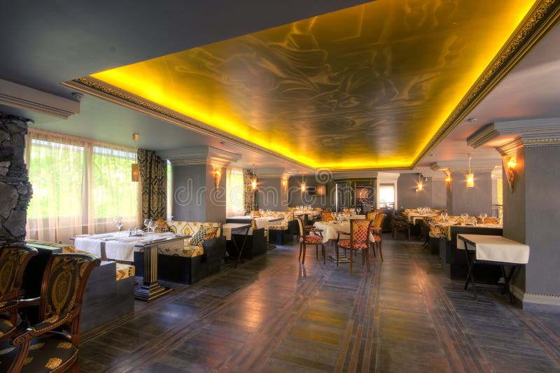 Interior Mediterráneo - Restaurante Lujoso Imagen de archivo - Imagen ...