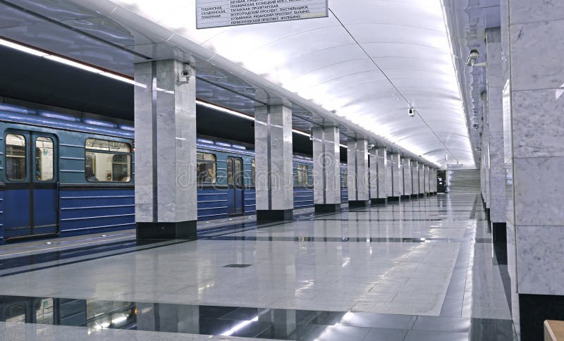 Interior Moscow Metro Station Editorial Photography - Image of glass ...
