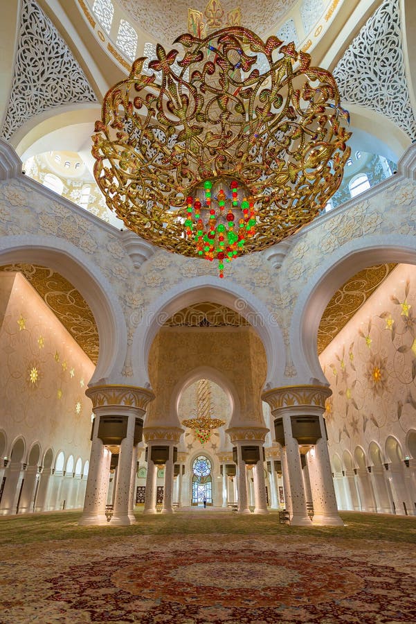 Interior of the Sheikh Zayed Grand Mosque. Editorial Photography ...