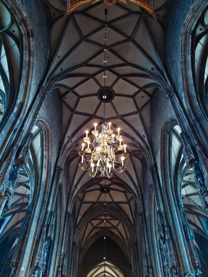 Interior of Stephansdom editorial photography. Image of gothic - 20927567