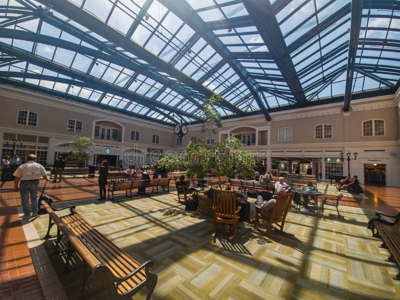 103 Savannah International Airport Flight Stock Photos - Free & Royalty ...