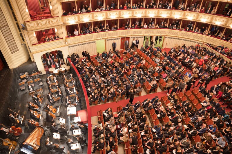 Wiener Staatsoper Auditorium Editorial Stock Photo - Image of ...