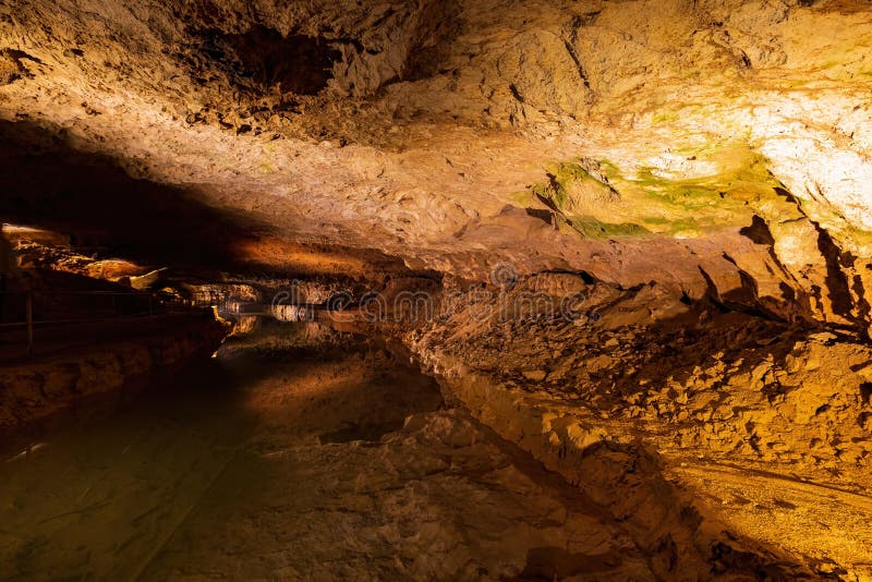 Interior View of the Meramec Caverns Stock Photo - Image of caverns ...
