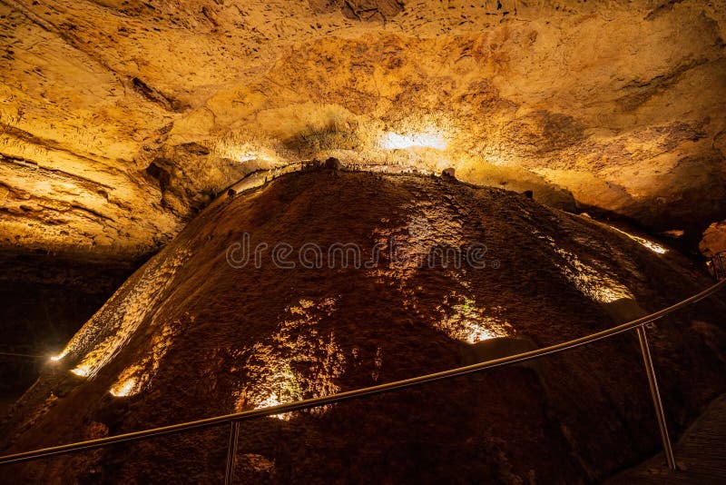 Interior View of the Meramec Caverns Stock Photo - Image of united ...