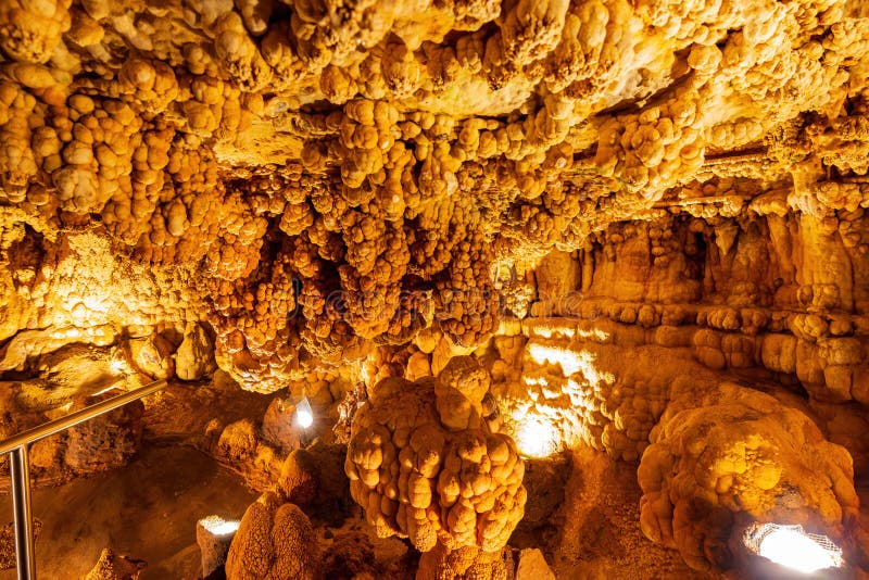 Interior View of the Meramec Caverns Stock Image - Image of city, rock ...