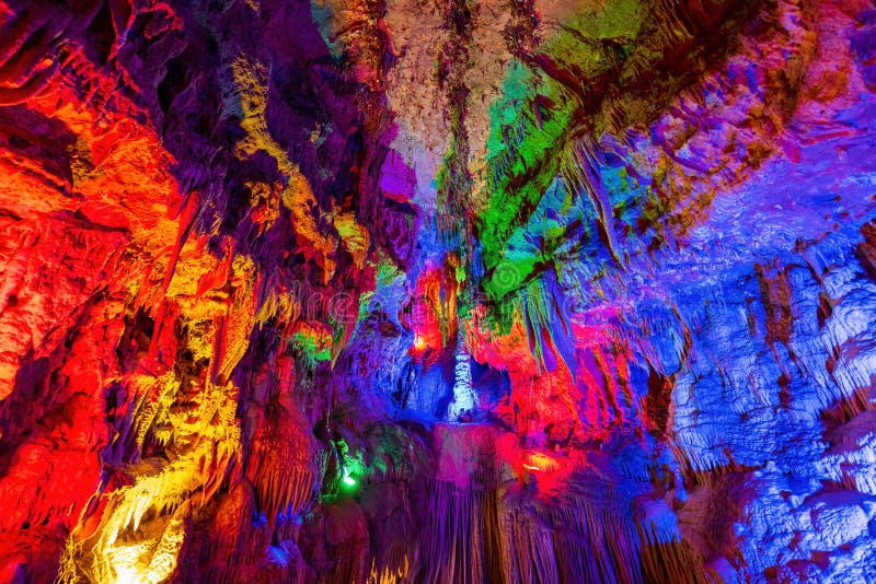 Interior View of the Meramec Caverns Stock Photo - Image of rock, view ...