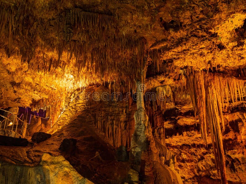 Meramec Caverns Logo