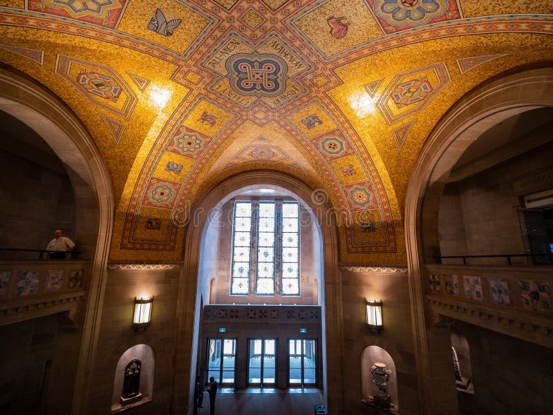 Interior View of the Royal Ontario Museum Editorial Stock Photo - Image ...