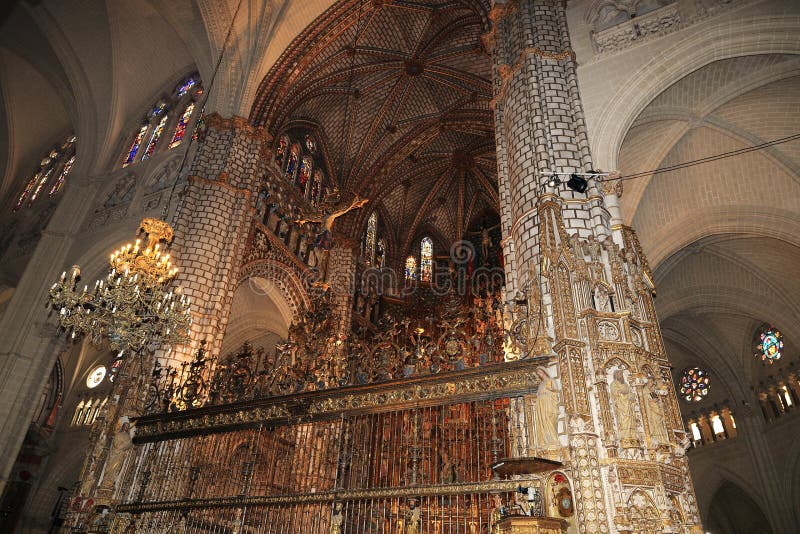 Interiors of Cathedral of Toledo Stock Image - Image of painting ...