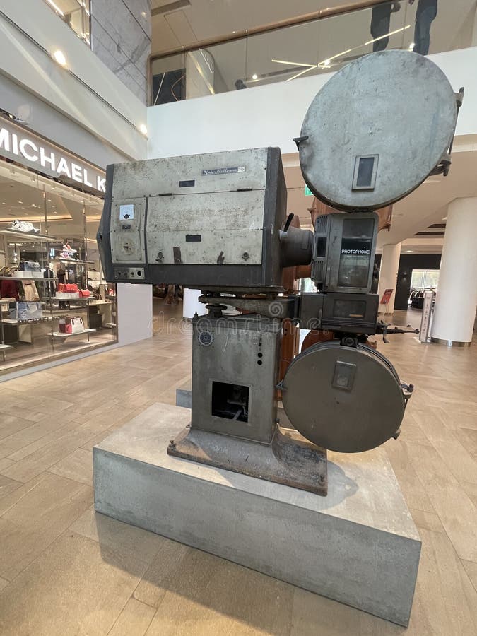 Interiors of Maker Maxity Mall, Bandra Kurla Complex Editorial Stock ...