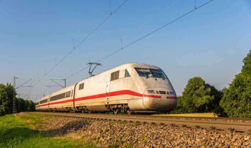 Interlokale Sneltrein in Offenburg, Duitsland Stock Afbeelding - Image ...