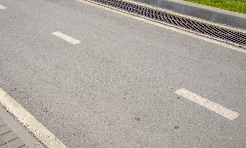 An Intermittent Lane Marking Line and the Direction of Traffic on an ...