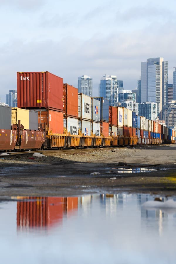 BNSF Intermodal Freight Train Passing Southbound through Seattle ...