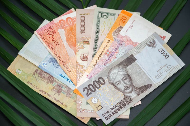 International Currency Banknotes Stock Photo - Image of exchange ...