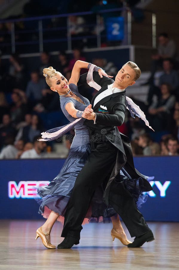 INTERNATIONALE DANSwedstrijd Redactionele Fotografie - Afbeelding ...