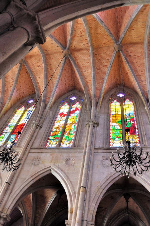 Interne Architektur Einer Katholischen Kirche Stockbild - Bild von ...