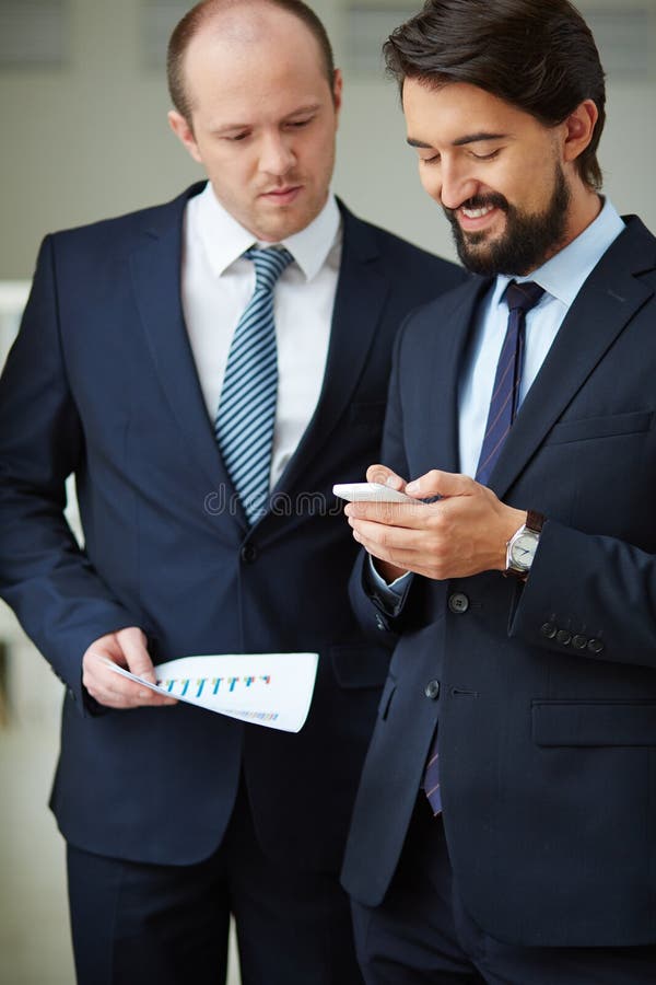 Internet in cellphone stock image. Image of masculine - 60091511