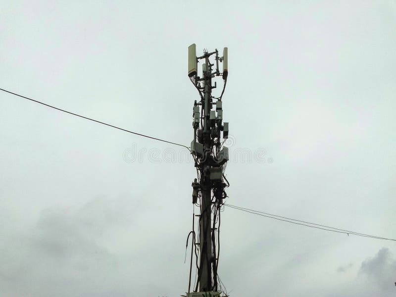 Internet Signal Installation Poles To Make it Easier To Receive ...