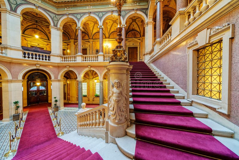 La Francia, La Vecchia Stanza Del Consiglio Nel Castello Di Amboise ...