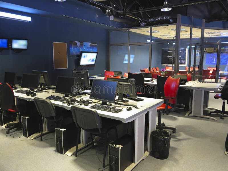 Interno Moderno Dell'ufficio Ad Uno Studio Della Televisione Con I ...
