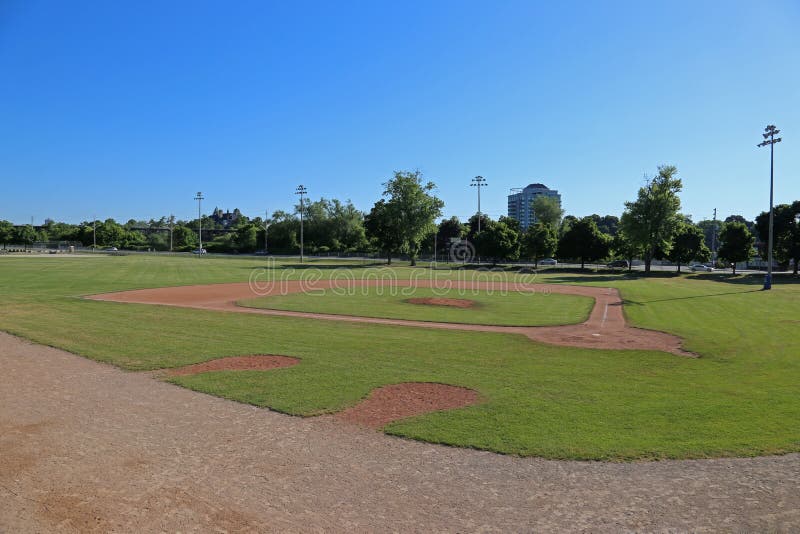 Campo Di Baseball Di Angolo Basso Fotografia Stock - Immagine di riga ...