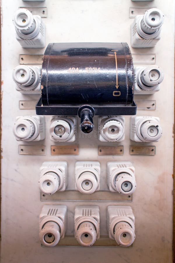 Interruptor principal foto de archivo. Imagen de viejo - 49740208