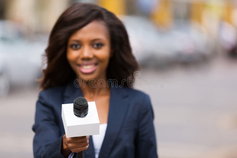 Intervista Africana Del Giornalista Immagine Stock - Immagine di nero ...