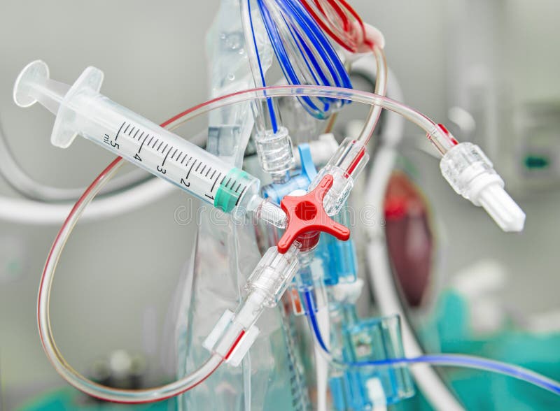 Intraveneuze Injectie In De Ader Van Een Zeer Oude Vrouw De ...