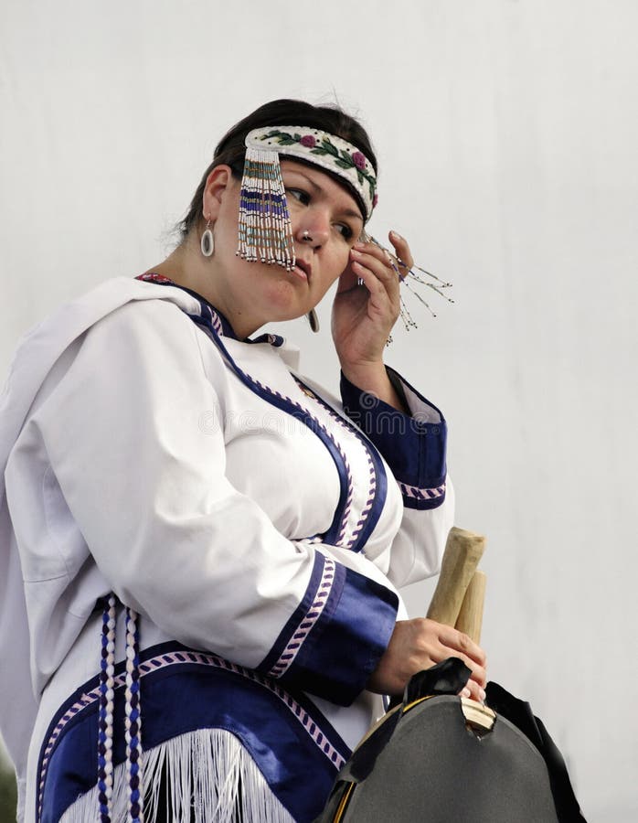 Inuit Throat Singer editorial photo. Image of performer - 8427286